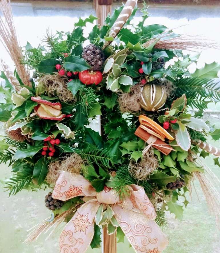 Traditional Christmas Wreath Making Workshop – Woodland Wonders Forest ...